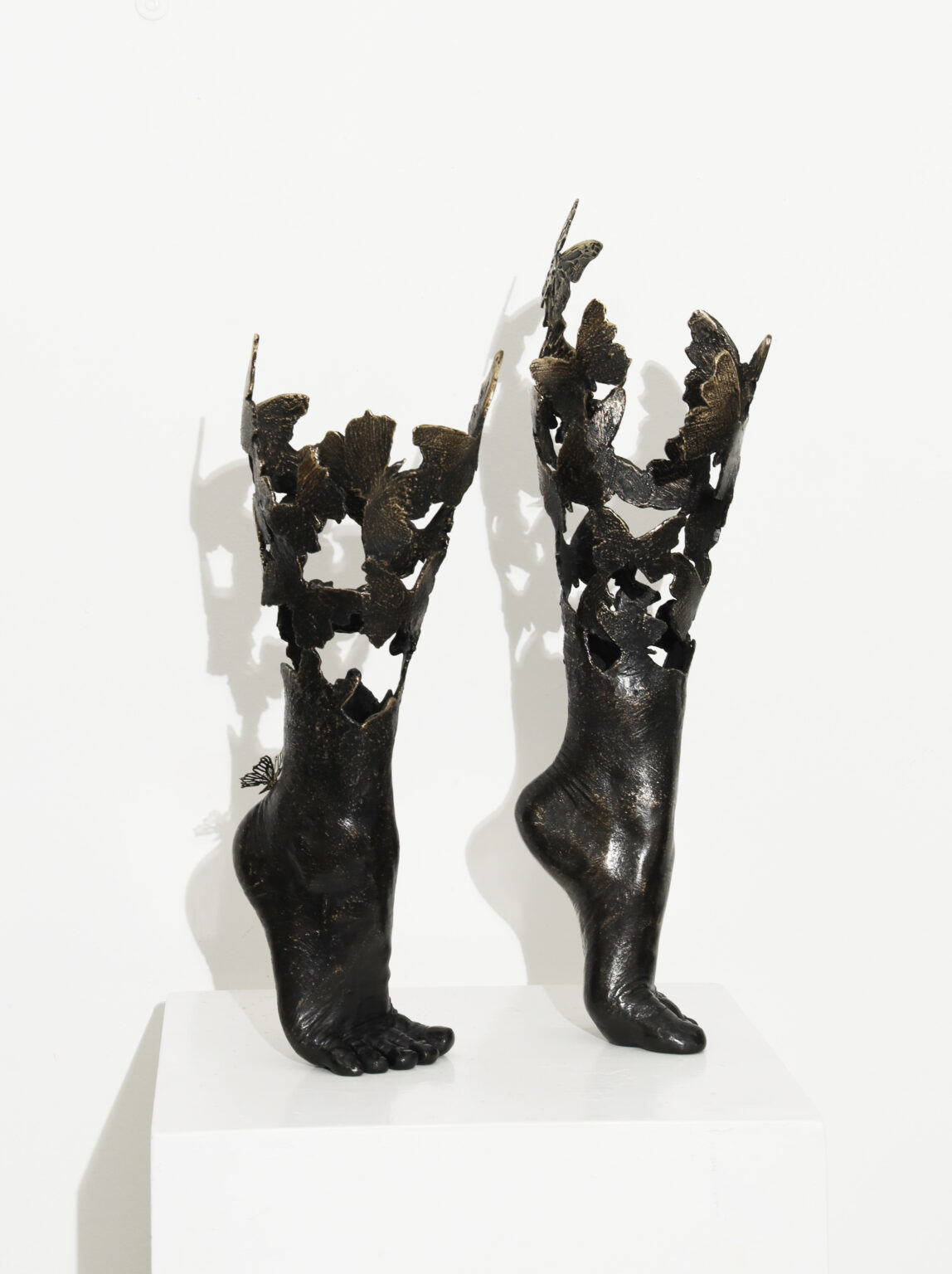 Flying Feet Black - Gallery van Dun