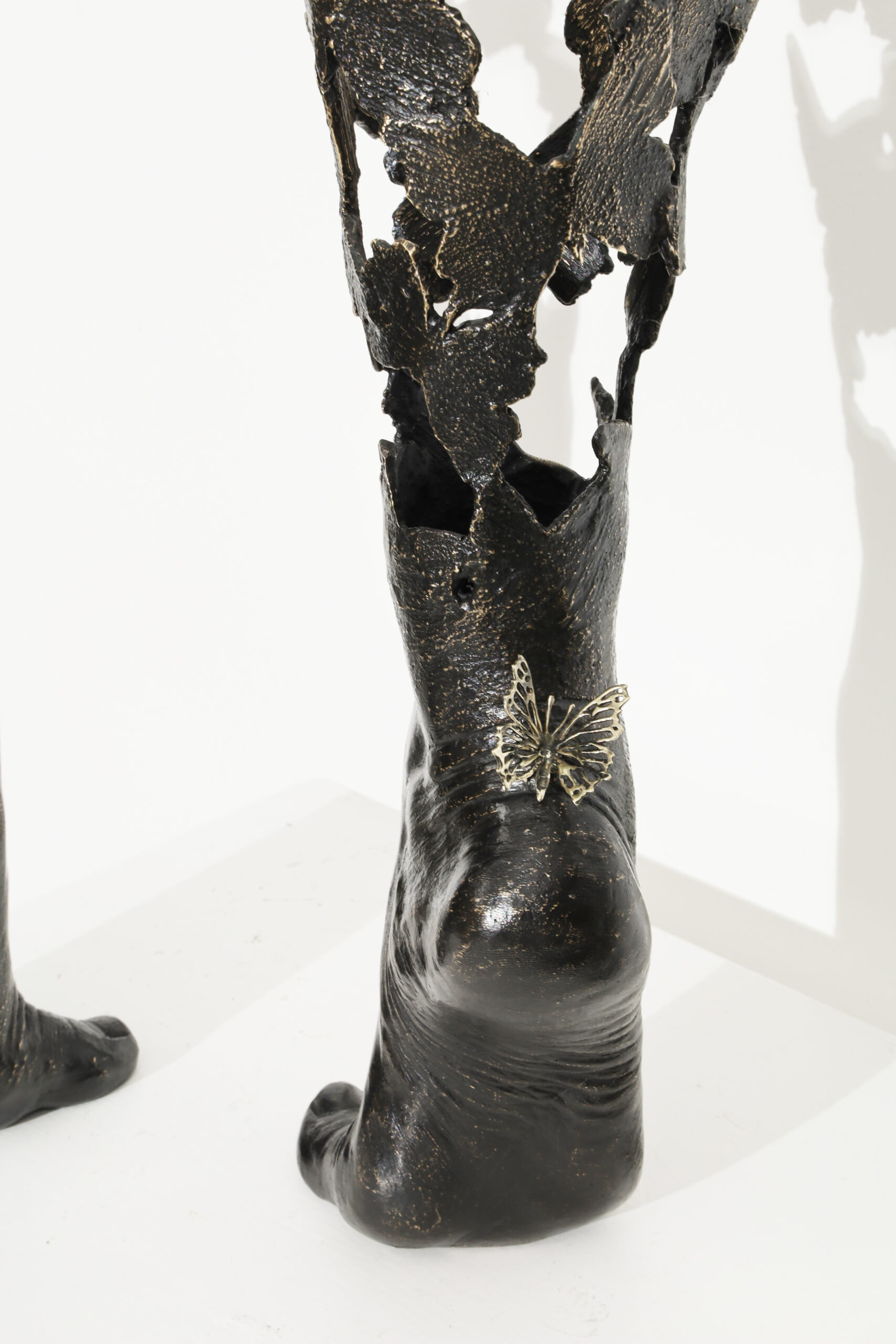 Flying Feet Black - Gallery van Dun